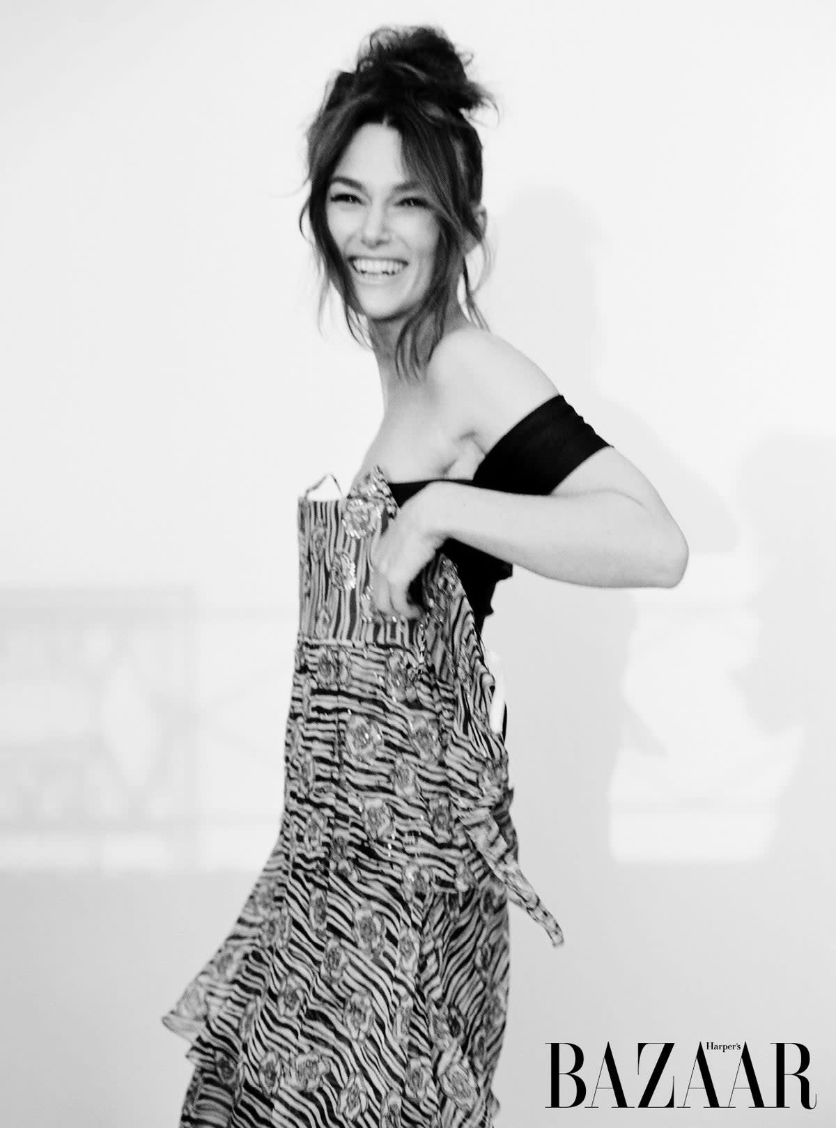 კირა ნაითლის იშვიათი ფოტოსესია და ინტრვიუ Harper's Bazaar-ისთვის ...