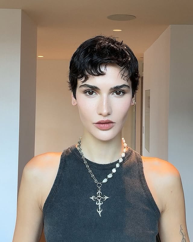 ყველაზე მოდური ვარცხნილობა Pixie Cut, რომელსაც თათია ახალაია ატარებს ...