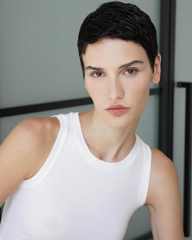 ყველაზე მოდური ვარცხნილობა Pixie Cut, რომელსაც თათია ახალაია ატარებს ...